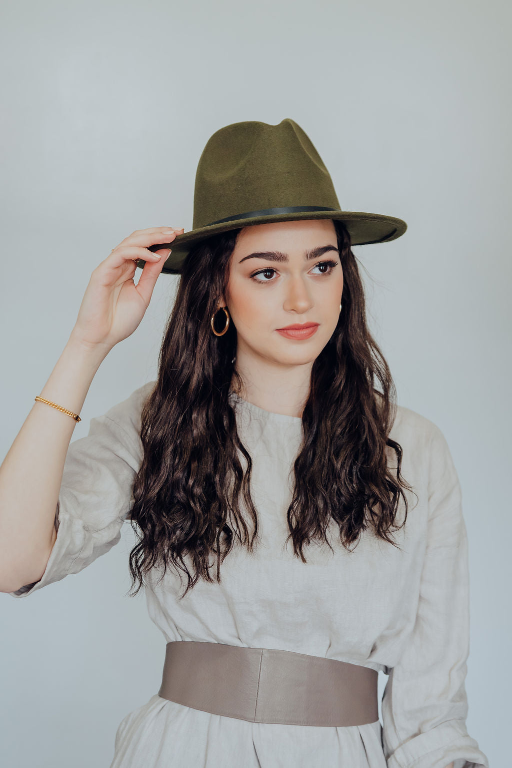23" Dark Brown Wavy Hat Wig – The Hustle Wig